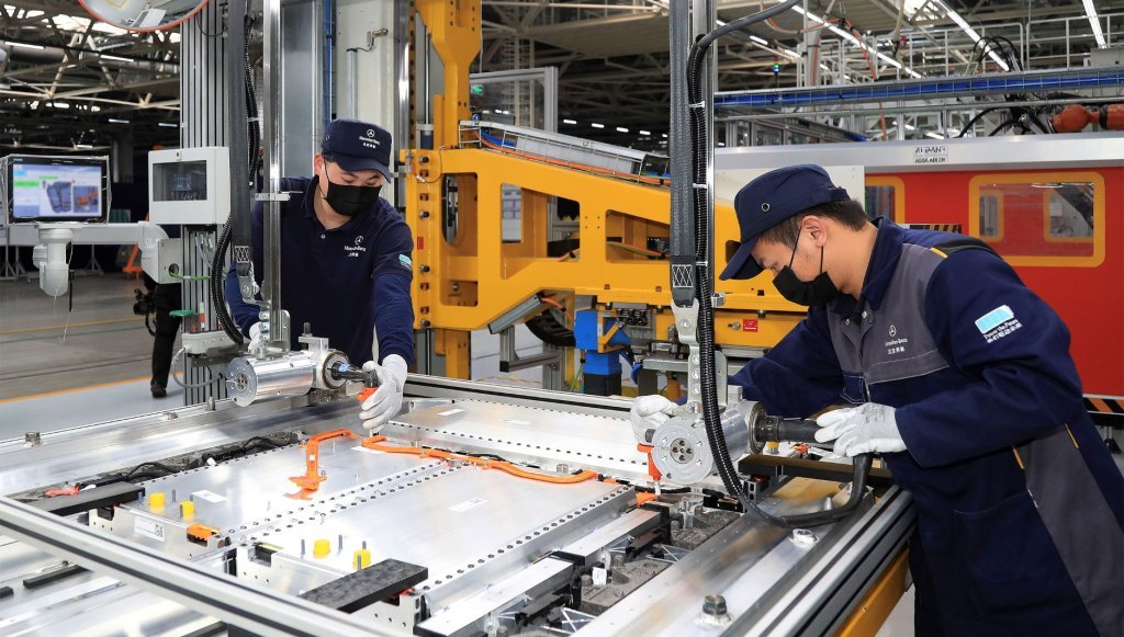 Mercedes-Benz plants restart production worldwide | AutoDrift.ae