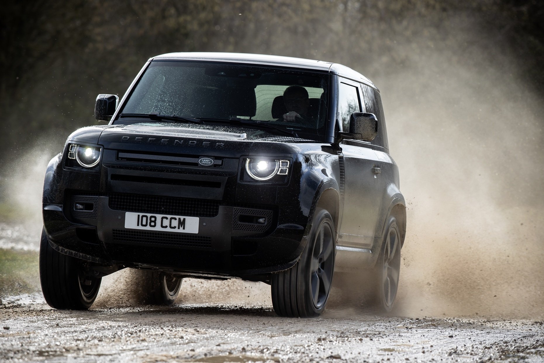 Potent new V8 editions now available for the new Land Rover Defender ...