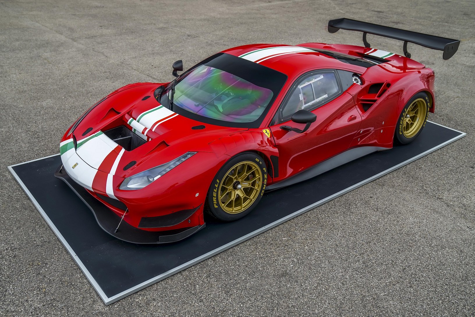 Pirelli P Zero DHE now the Original Tyres for Ferrari 488 GT Modificata ...