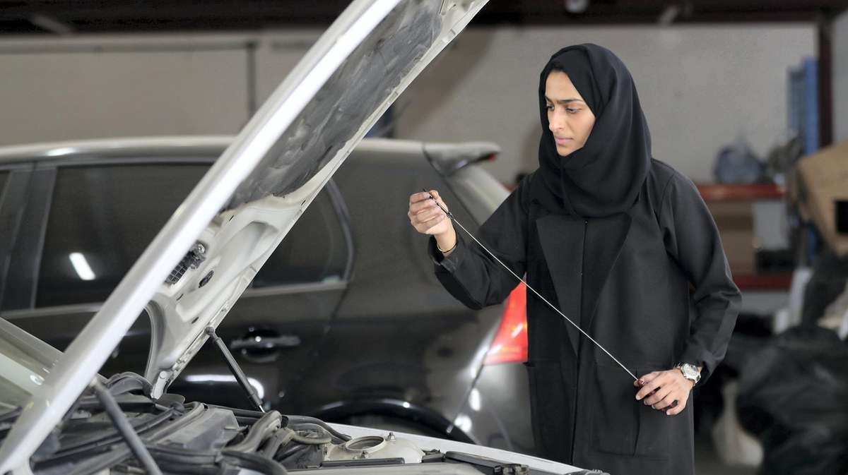 Introducing the First Female Mechanic in the UAE | AutoDrift.ae