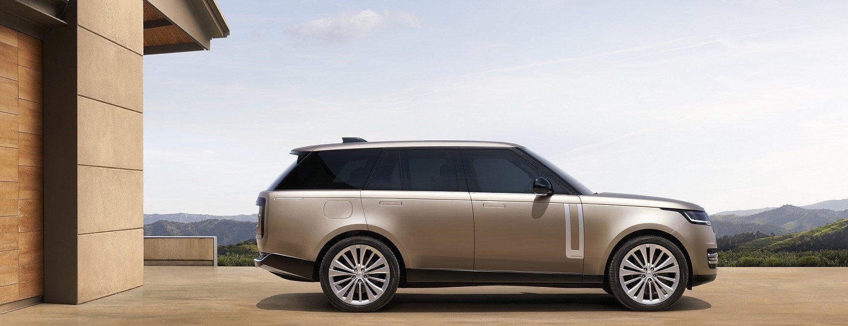 New Range Rover: Modern, Refined and Super Capable | AutoDrift.ae