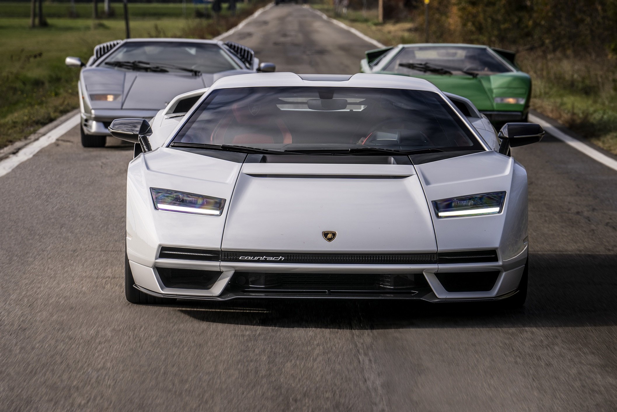 Lamborghini Countach LPI 800-4 on the road for the first time ...