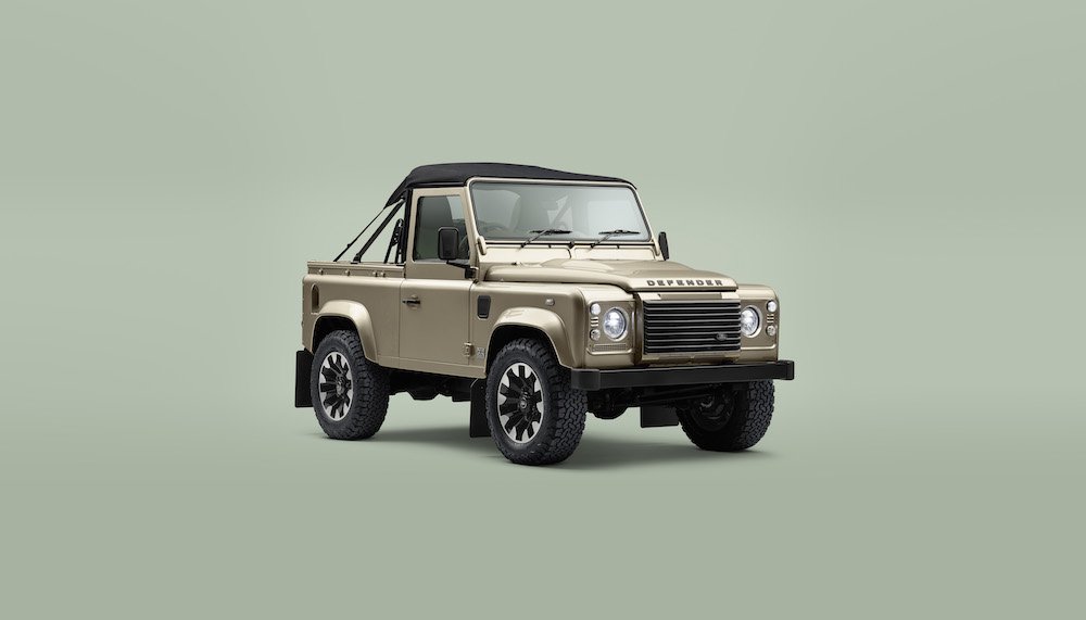 Land Rover Classic Defender V8 Soft Top: A Legendary Icon Returns ...